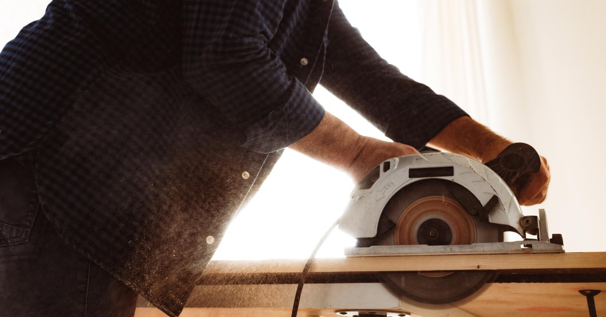 What is a Rip Cut on a Table Saw? A Comprehensive Guide